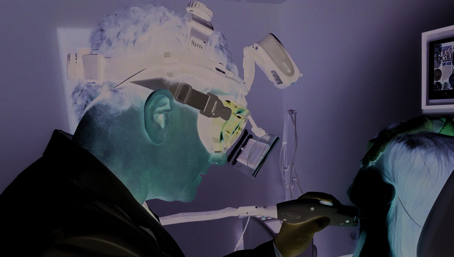 Syris v900L - See Below the Skin’s Surface